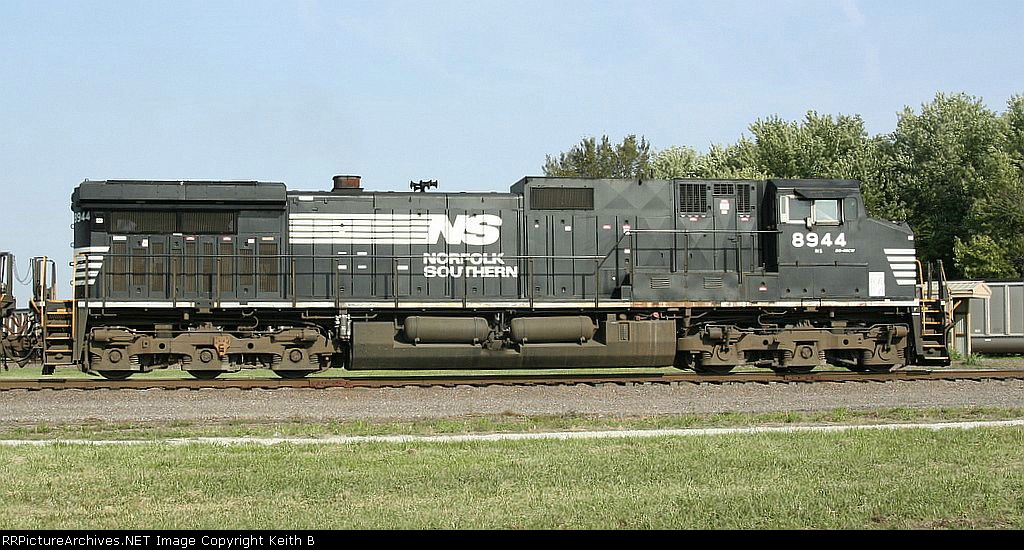 NS 8944